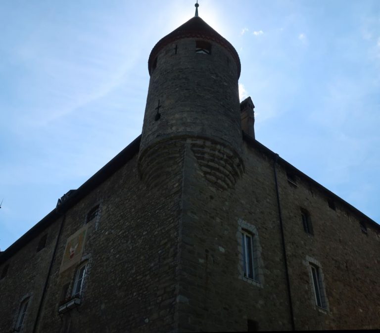 The castle in Bulle - Ken Ritley